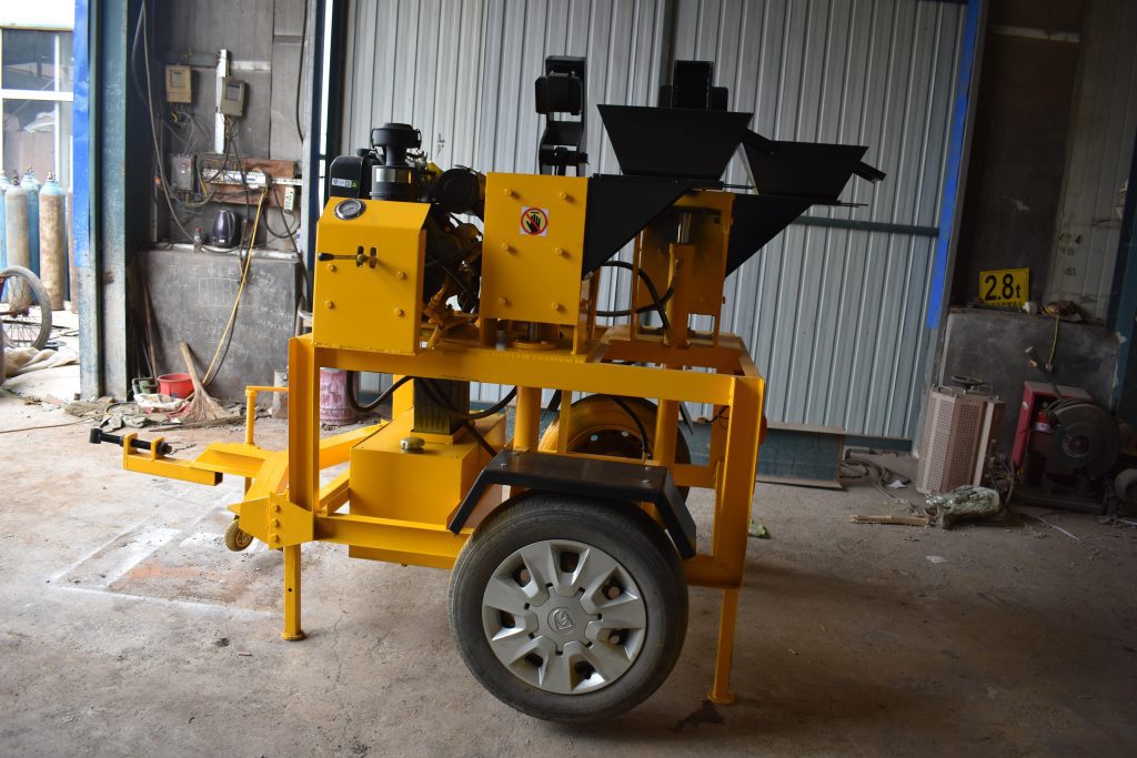 M7M2 Hydraform compressed earth block machine - GEOTHY